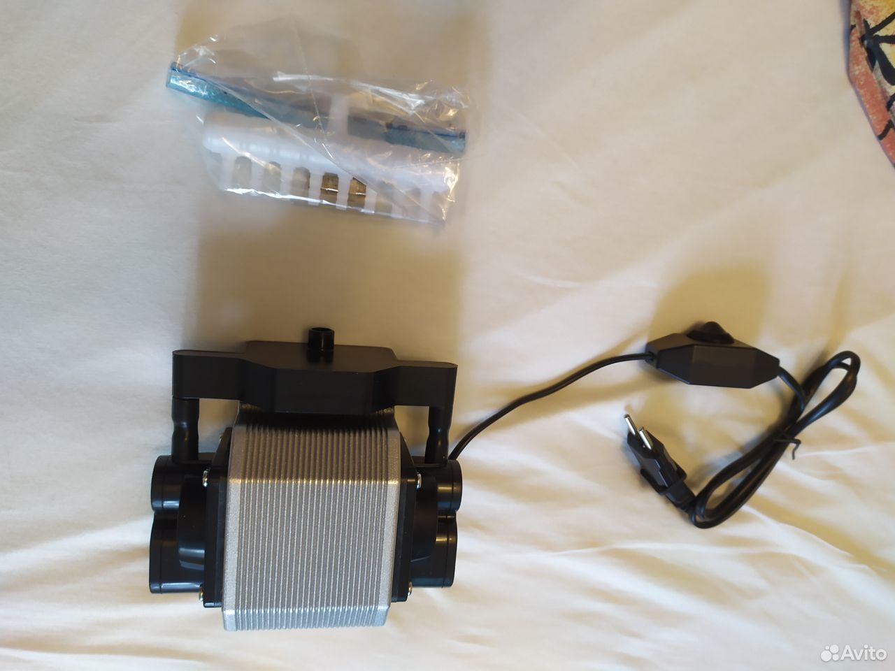 Мощный, бесшумный компрессор для аквариума 50л/мин