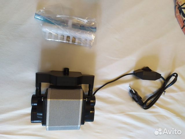 Мощный, бесшумный компрессор для аквариума 50л/мин